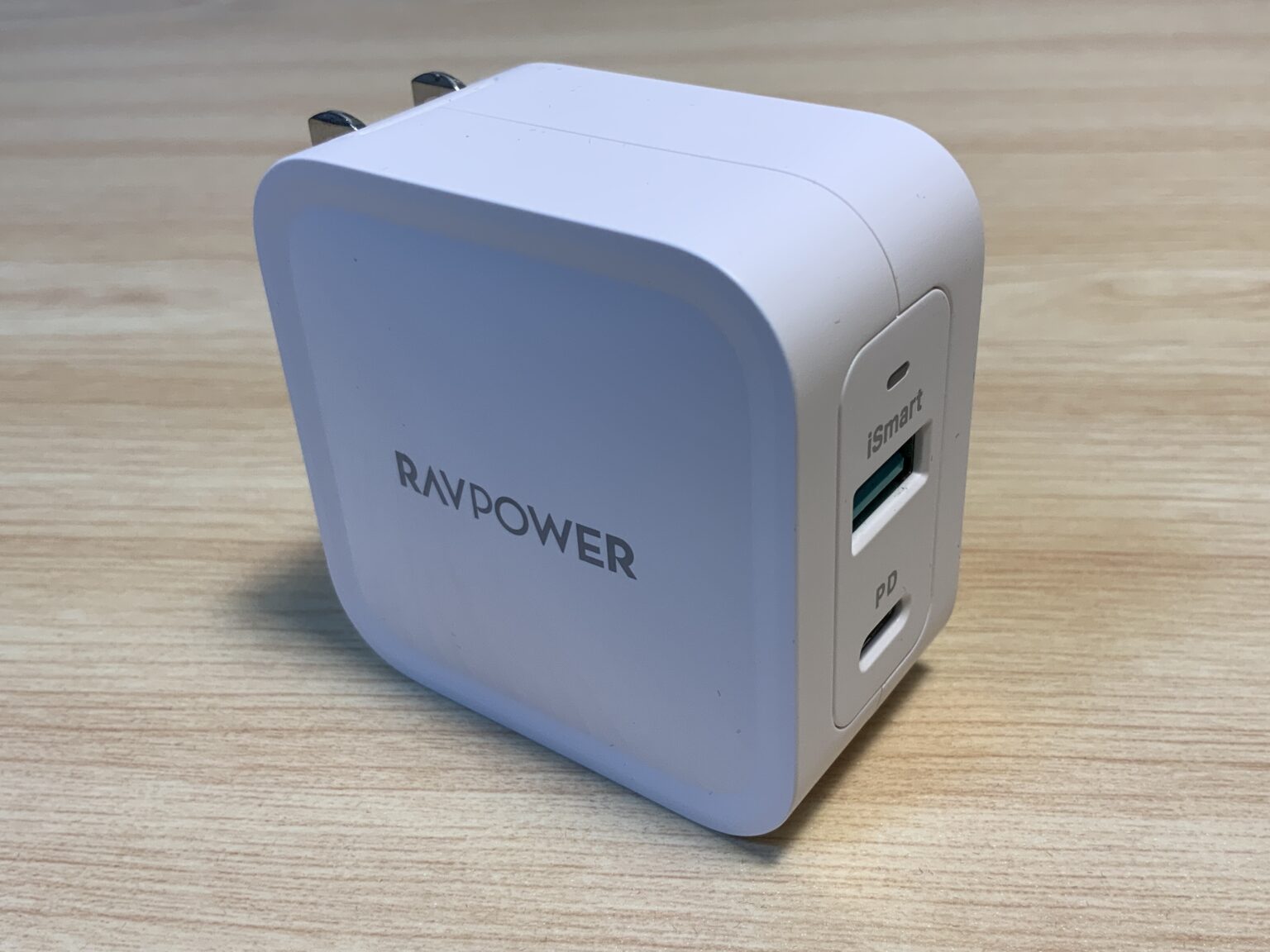 【レビュー】RAVPower(RP-PC133)の65W充電器は持ち運びに便利！ | seriblog
